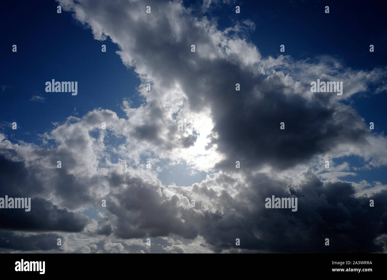 dramatic cloudy sky Stock Photo - Alamy