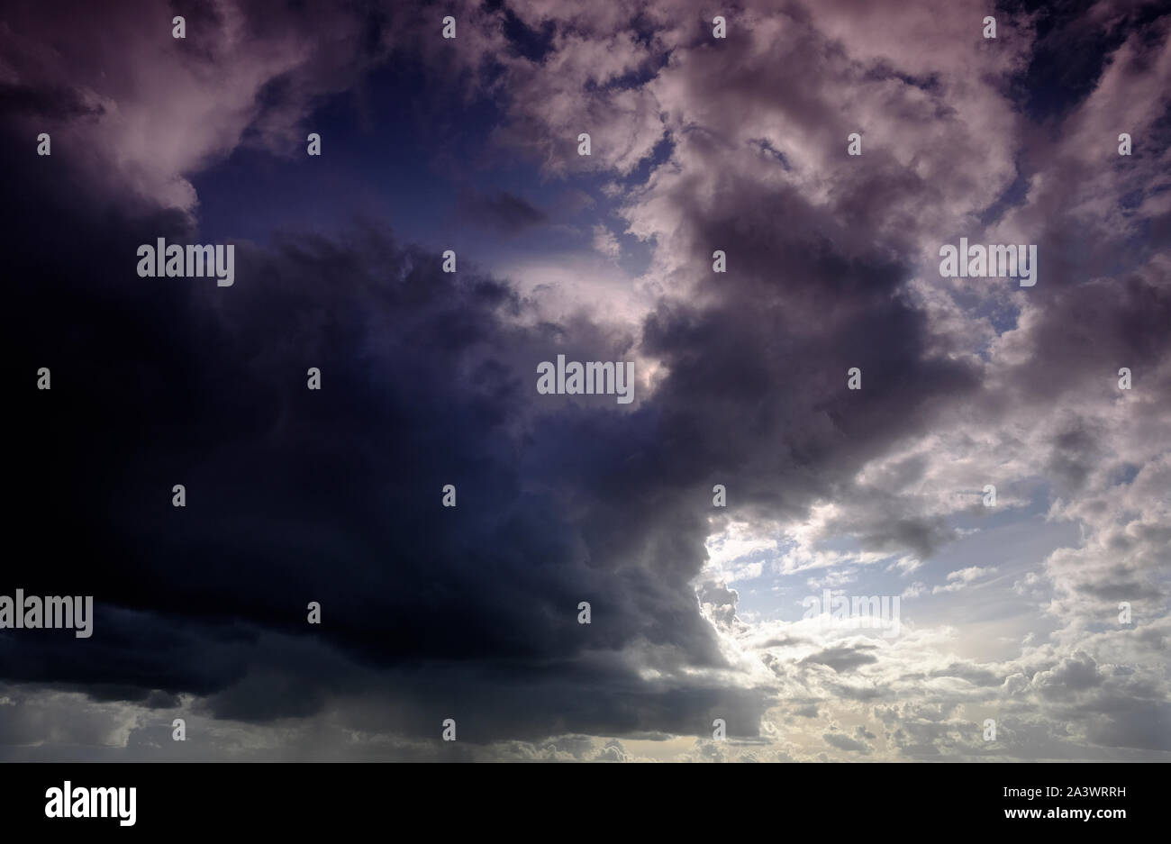 Dark cloud formation hi-res stock photography and images - Alamy