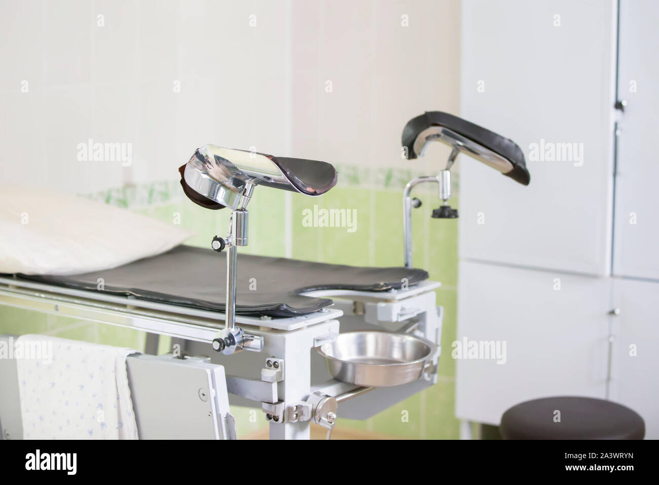 Gynaecology chair hi-res stock photography and images - Alamy