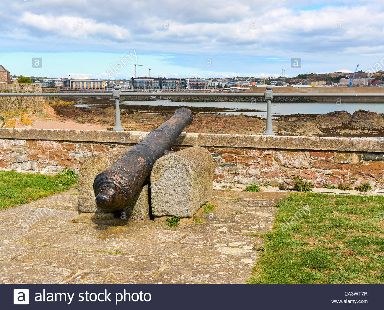 Carronade Stock Photos & Carronade Stock Images - Alamy