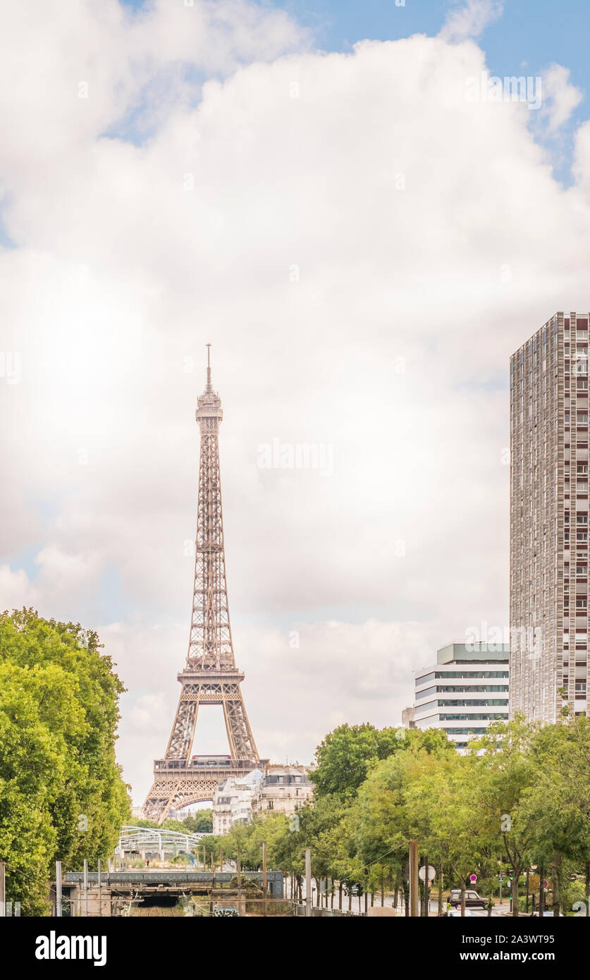 Paris public housing hi-res stock photography and images - Alamy