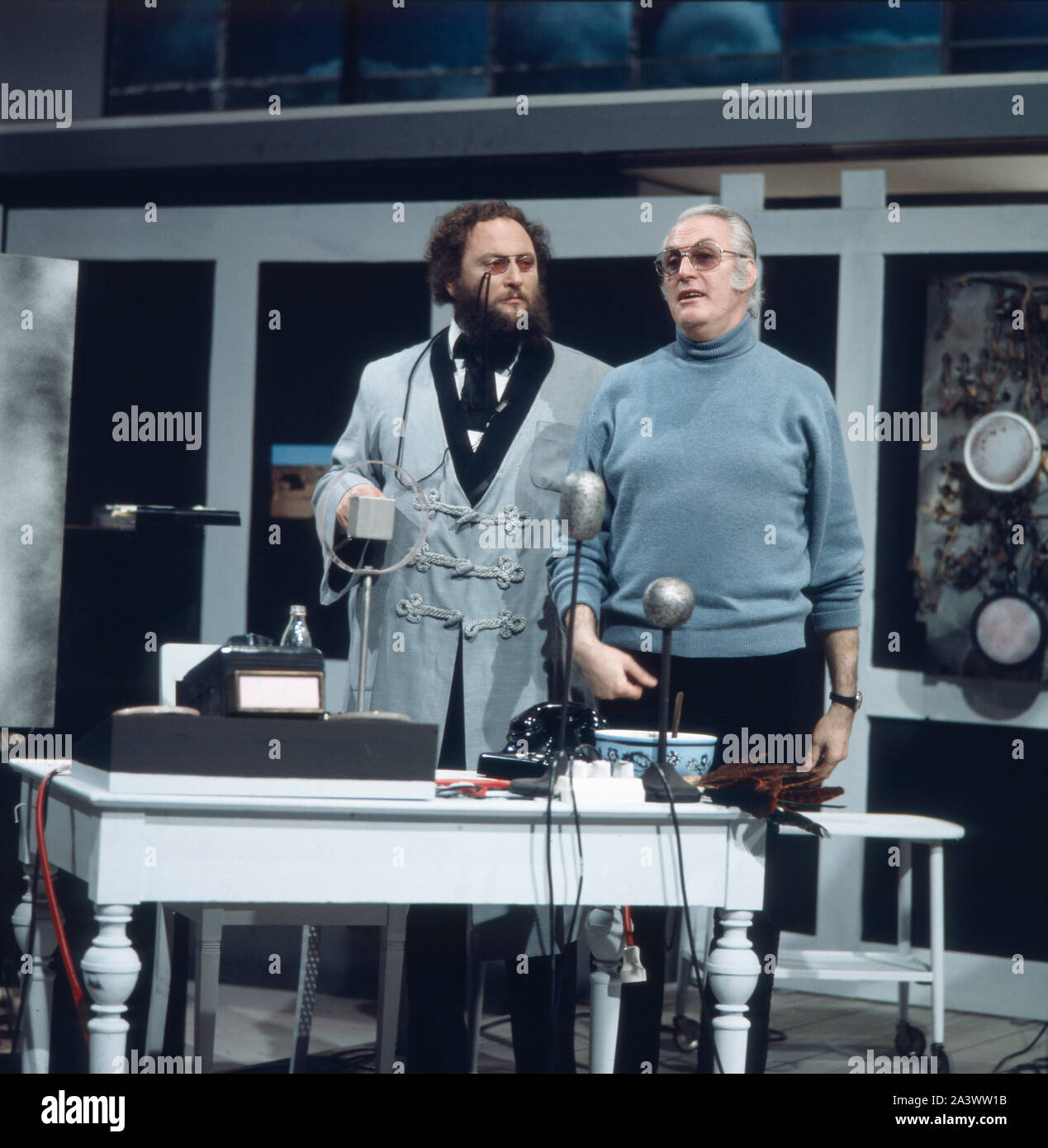 Falsetto vocal range hi-res stock photography and images - Alamy