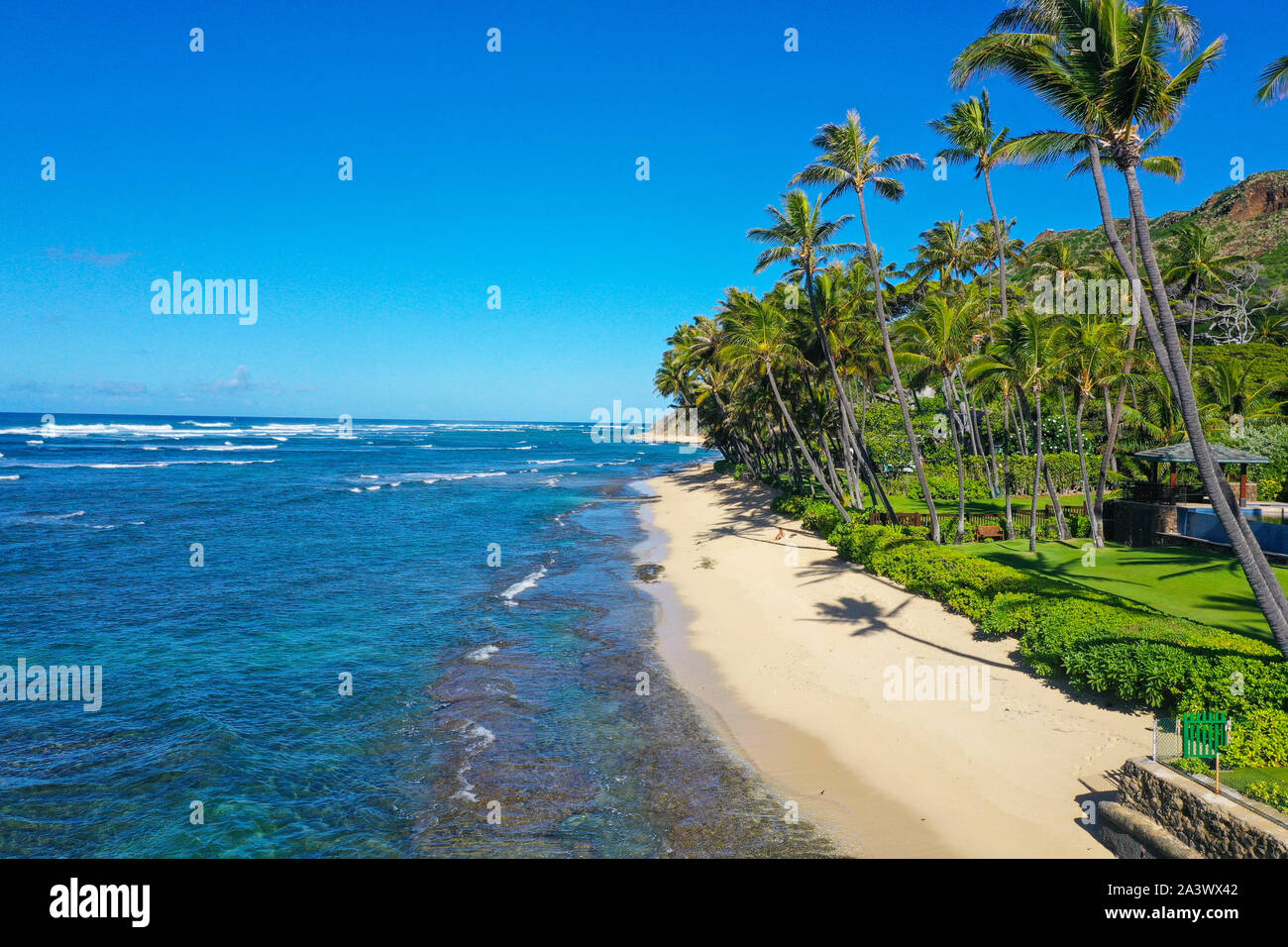Kahala beach hi-res stock photography and images - Alamy
