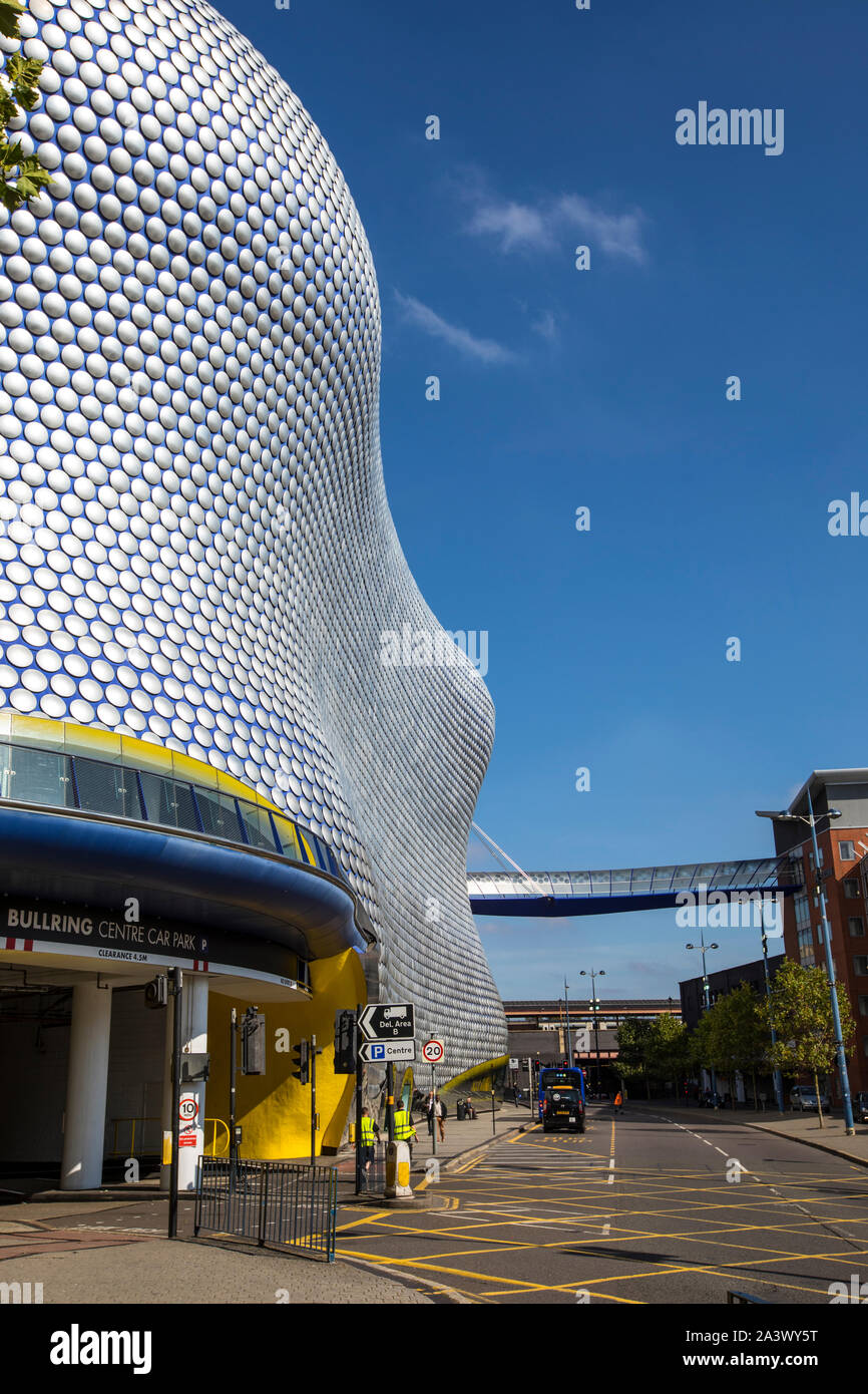 Birmingham, UK - September 20th 2019: The impressive modern exterior of ...
