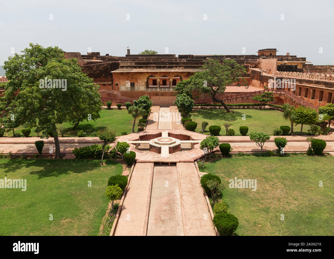 Charbagh garden at Jaigarh fort, Rajasthan, Amer, India Stock Photo - Alamy