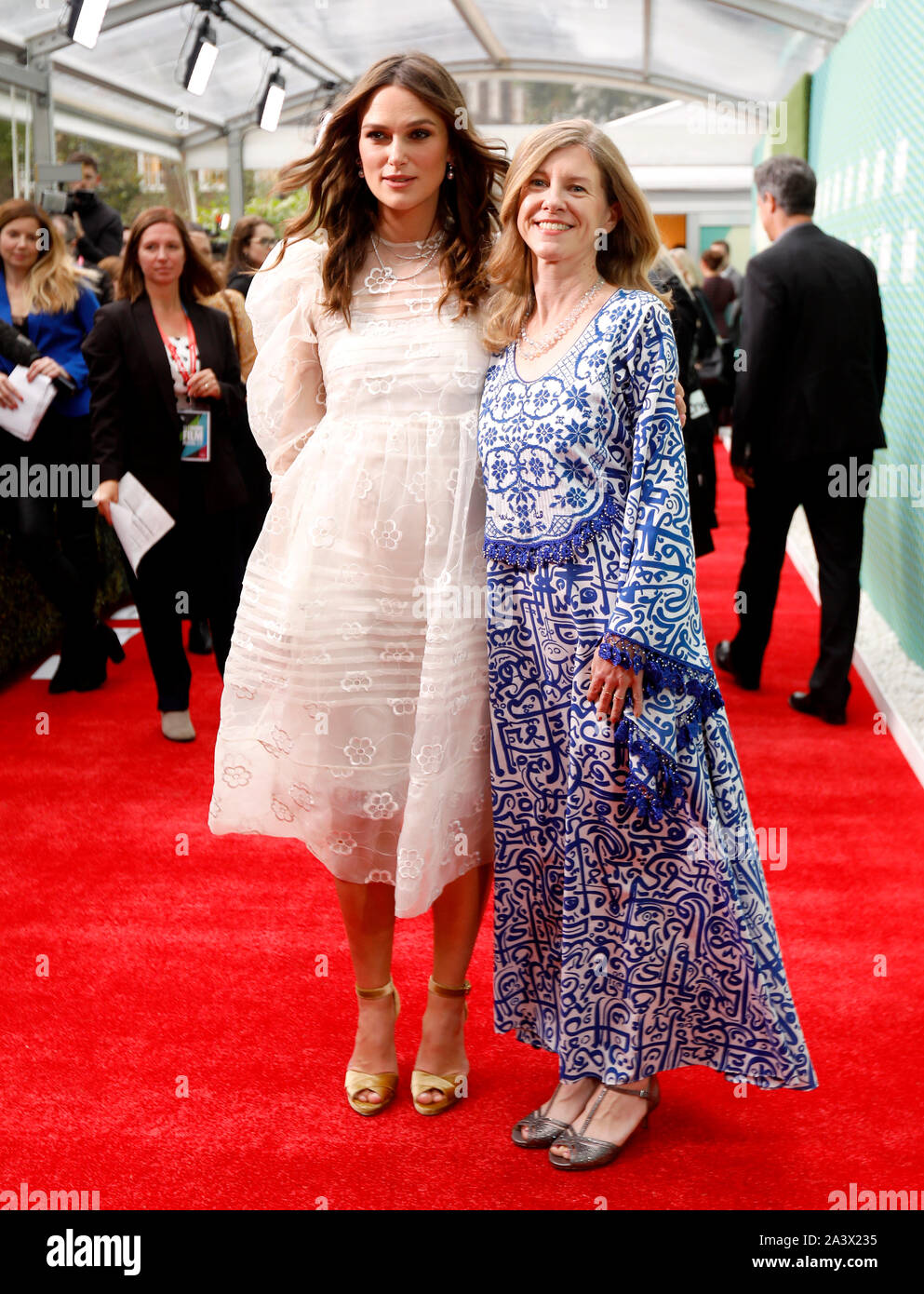 Keira Knightley (left) and Katherine Gun attending the Official Secrets ...
