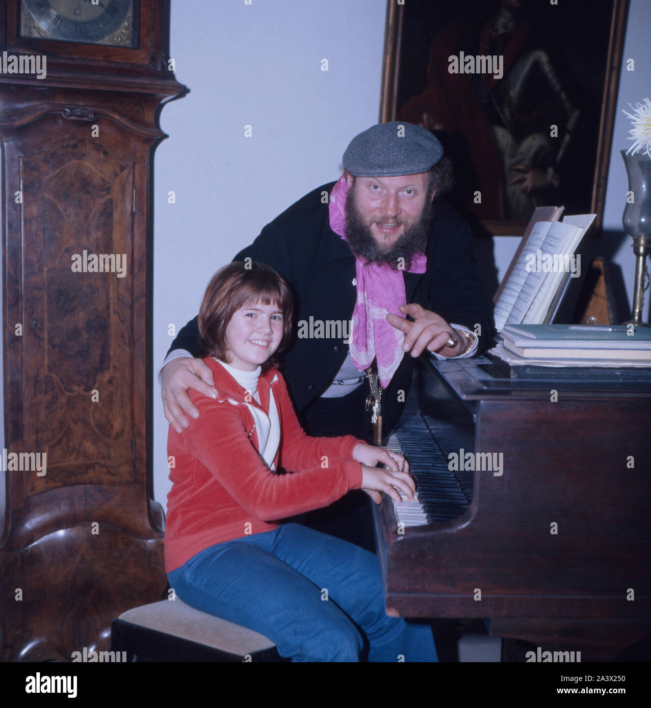 Child castle hi-res stock photography and images - Alamy