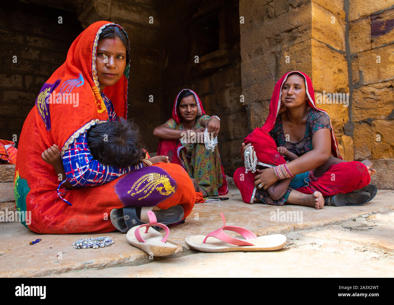 Rajasthani women in saree hi-res stock photography and images - Alamy