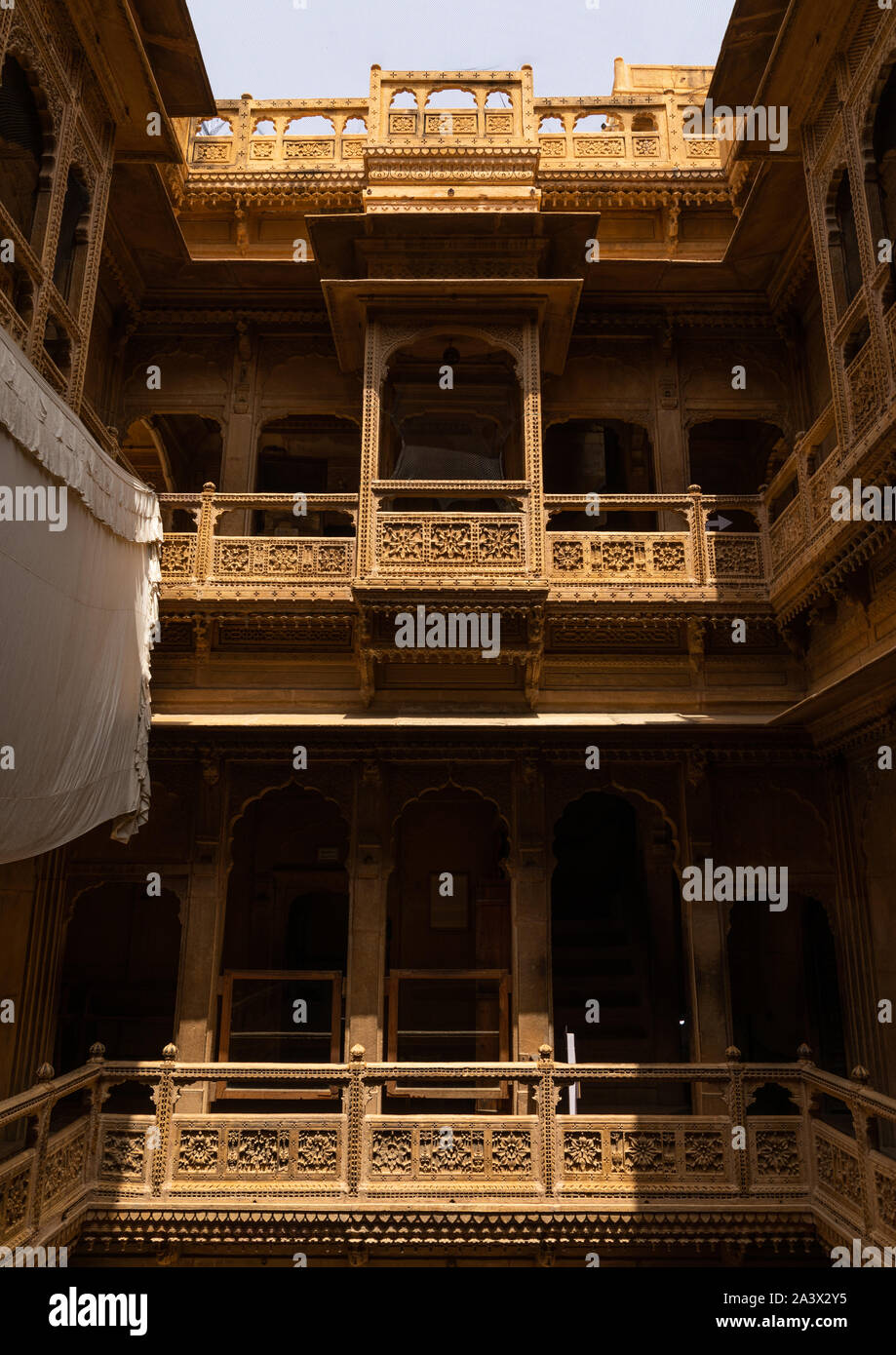 Patwa haveli courtyard and balcony, Rajasthan, Jaisalmer, India Stock ...