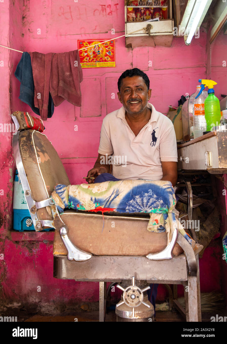 Barber shop in india hi-res stock photography and images - Alamy