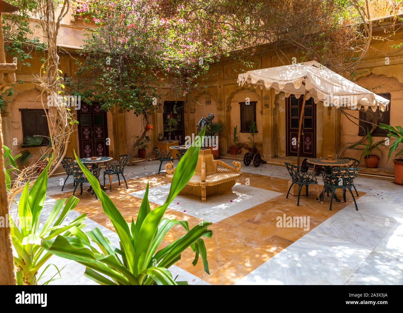 Old haveli courtyard, Rajasthan, Jaisalmer, India Stock Photo - Alamy