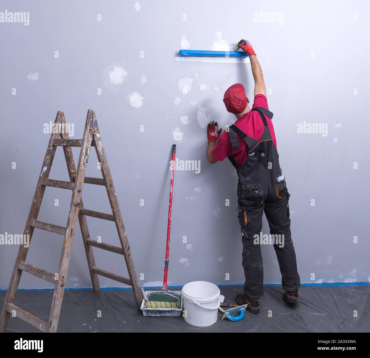 Contractor painting hi-res stock photography and images - Alamy