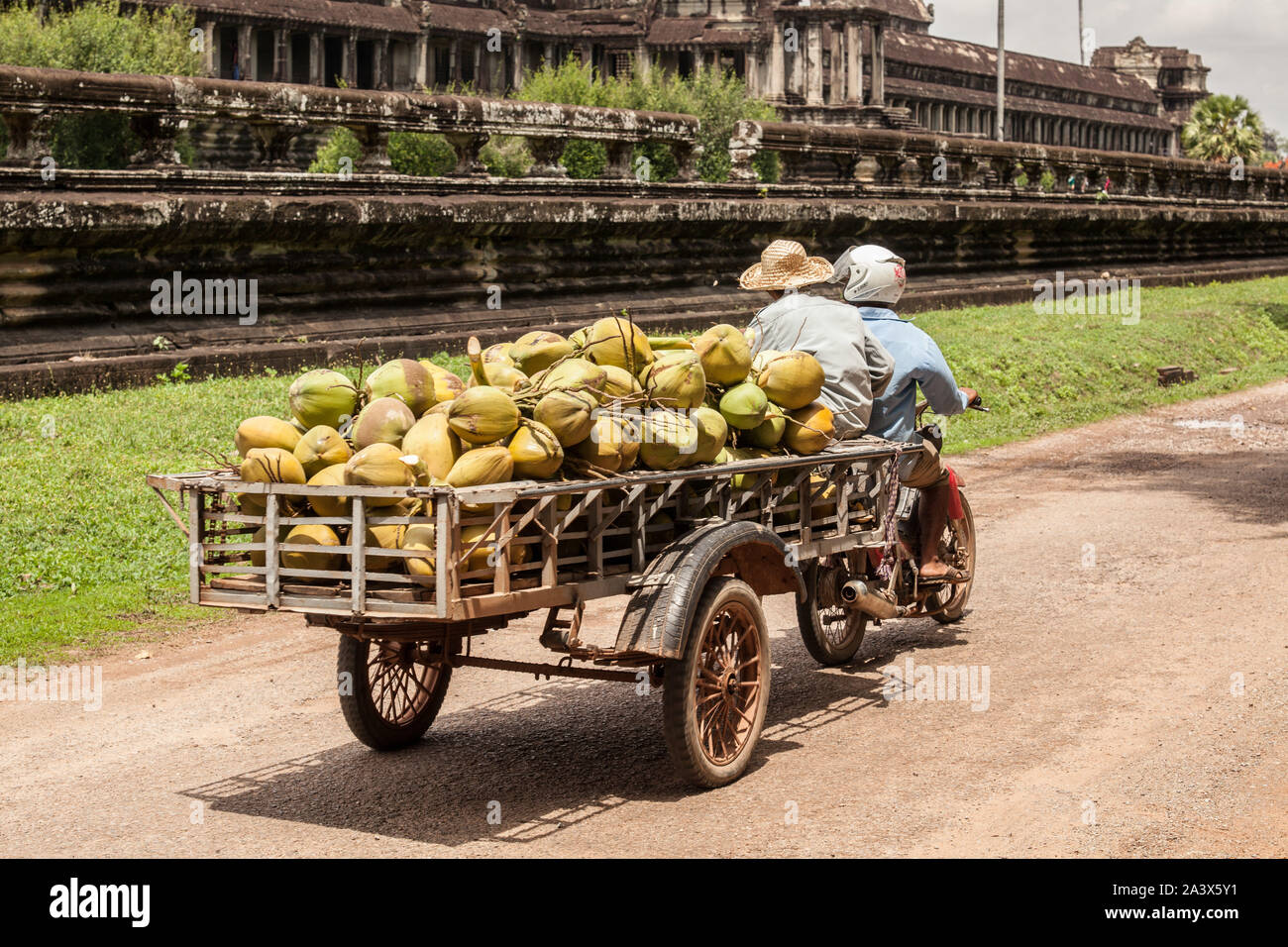 Cambodian tourist attractions hi-res stock photography and images - Alamy