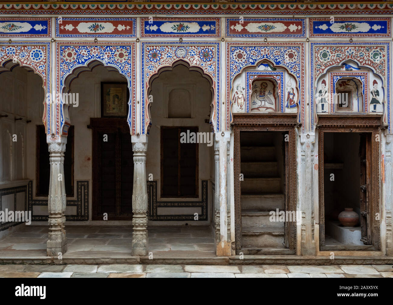 Old historic haveli arches, Rajasthan, Nawalgarh, India Stock Photo - Alamy