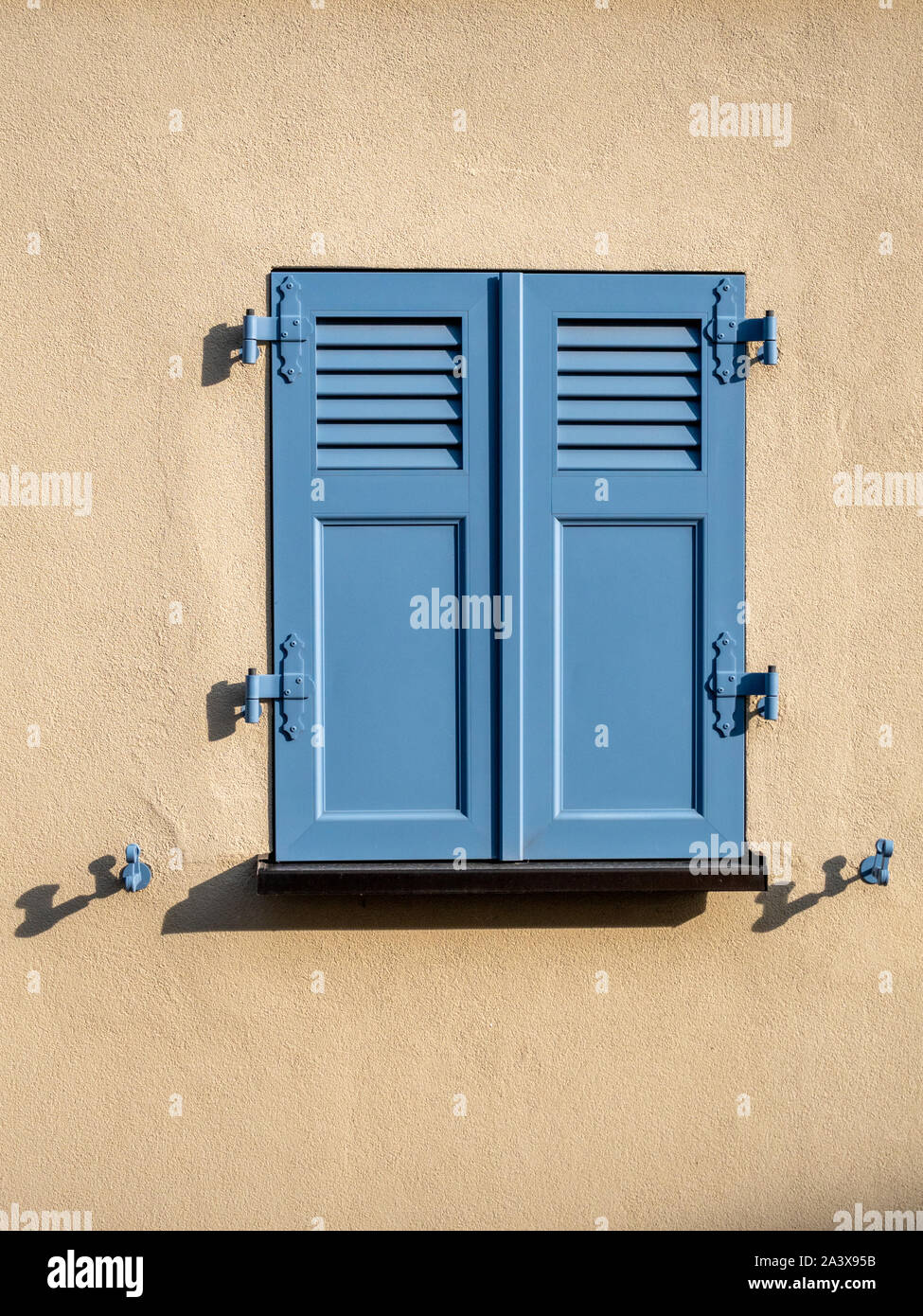 Window box france shutters hi-res stock photography and images - Alamy