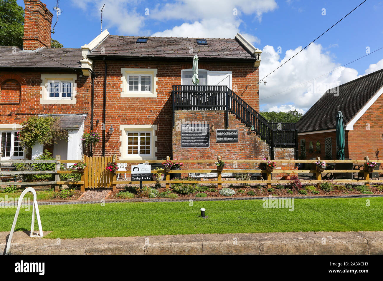 Tyrley locks hi-res stock photography and images - Alamy