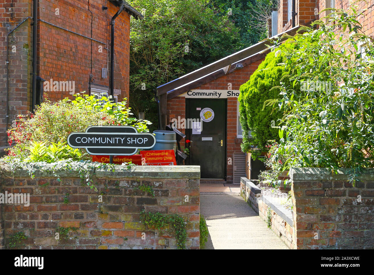 Rural shop uk hi-res stock photography and images - Alamy