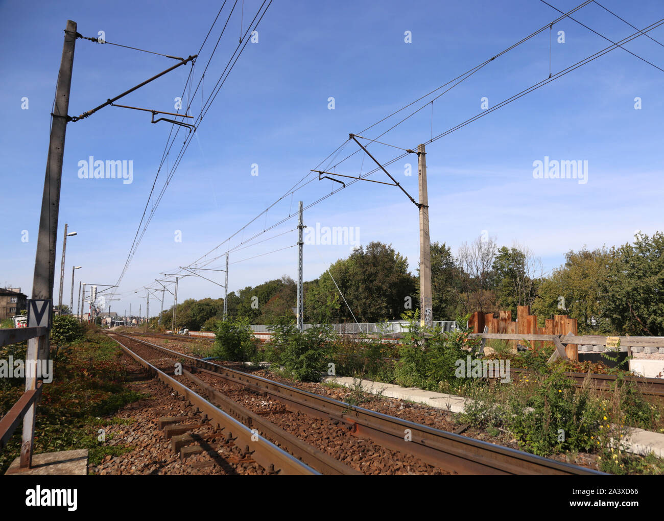 Overhead catenary hi-res stock photography and images - Alamy