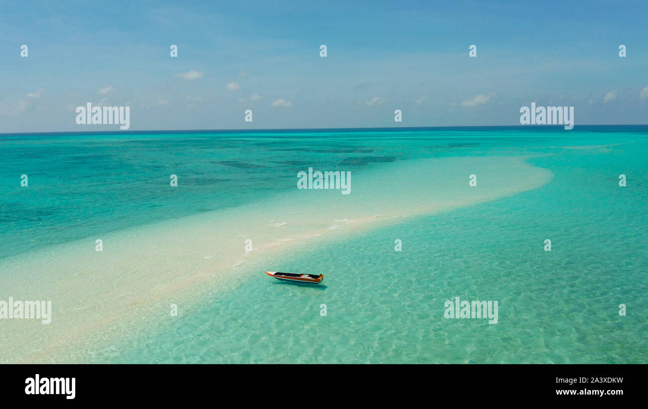 Sand bar in transparent turquoise water top view. Tropical beach with ...