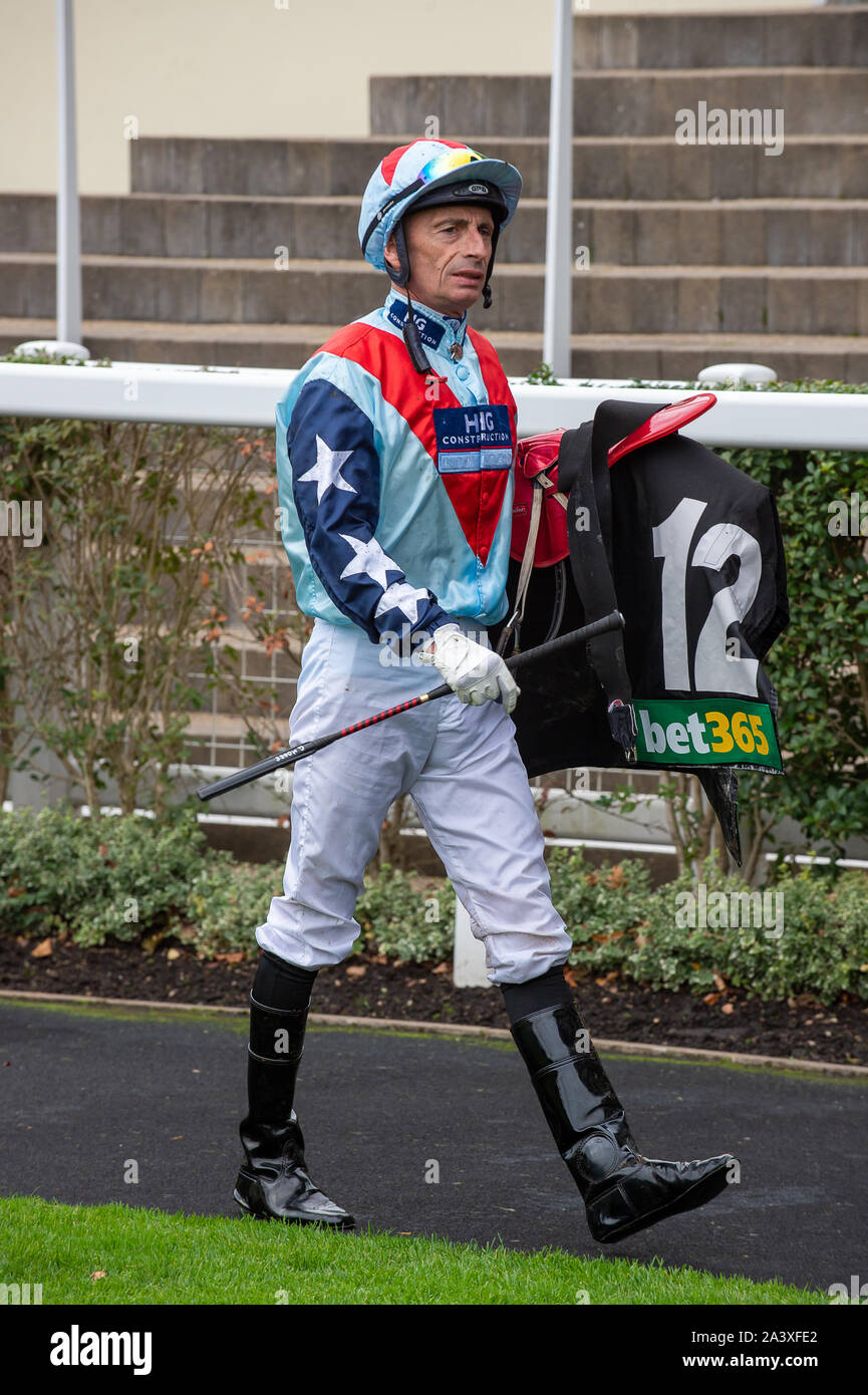Red white and blue racing silks hi-res stock photography and images - Alamy