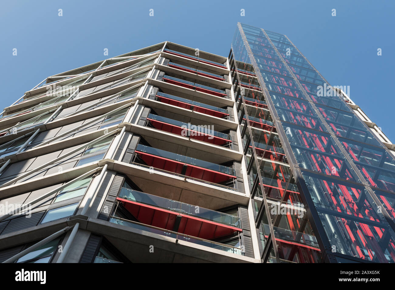 Apartments in Nine Elms on the River Thames, London Stock Photo - Alamy
