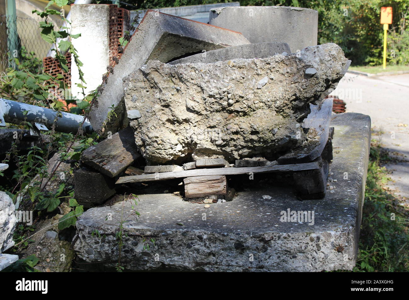 Concrete block foundation hi-res stock photography and images - Alamy