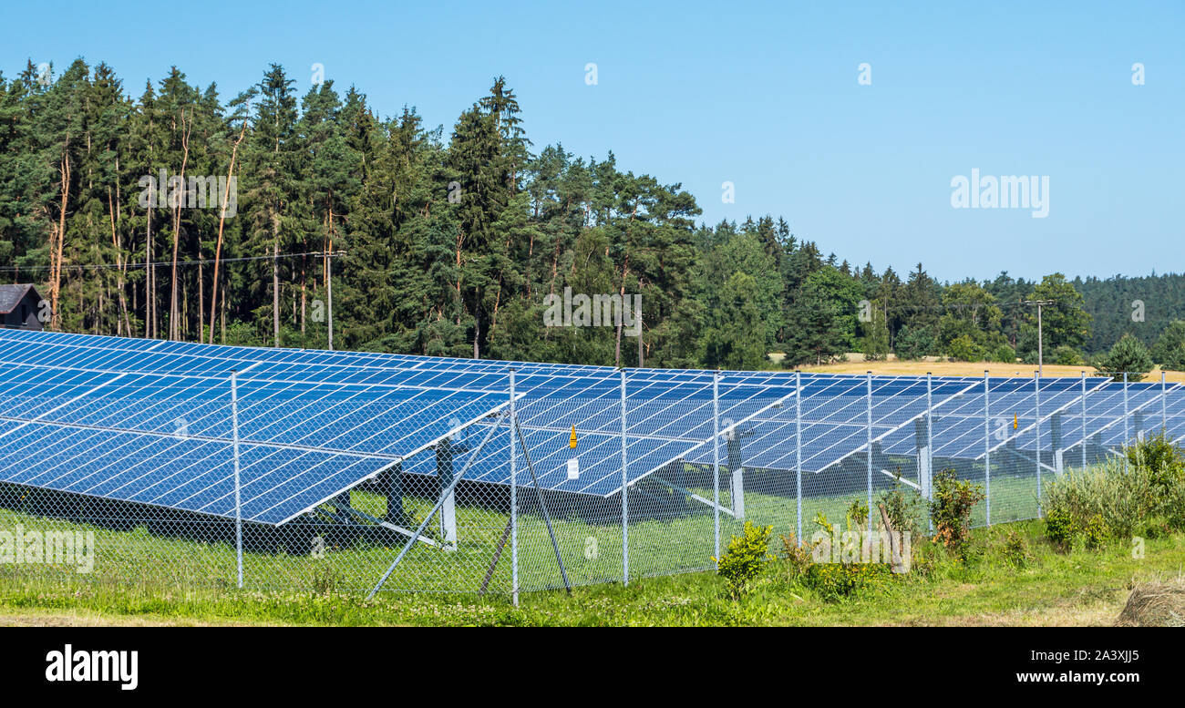 Solar cell power hi-res stock photography and images - Alamy