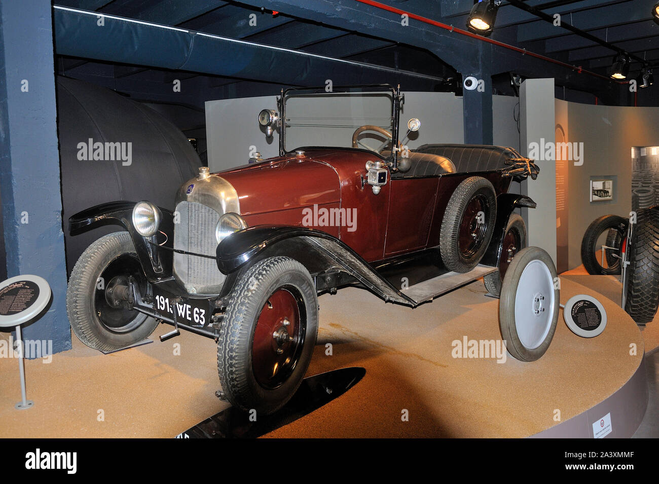 Retroclassic hi-res stock photography and images - Alamy