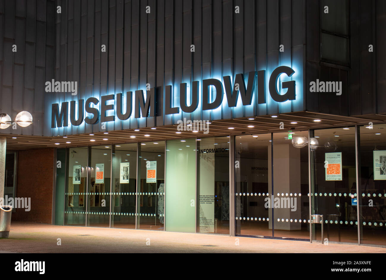 Illuminated museum windows hi-res stock photography and images - Alamy