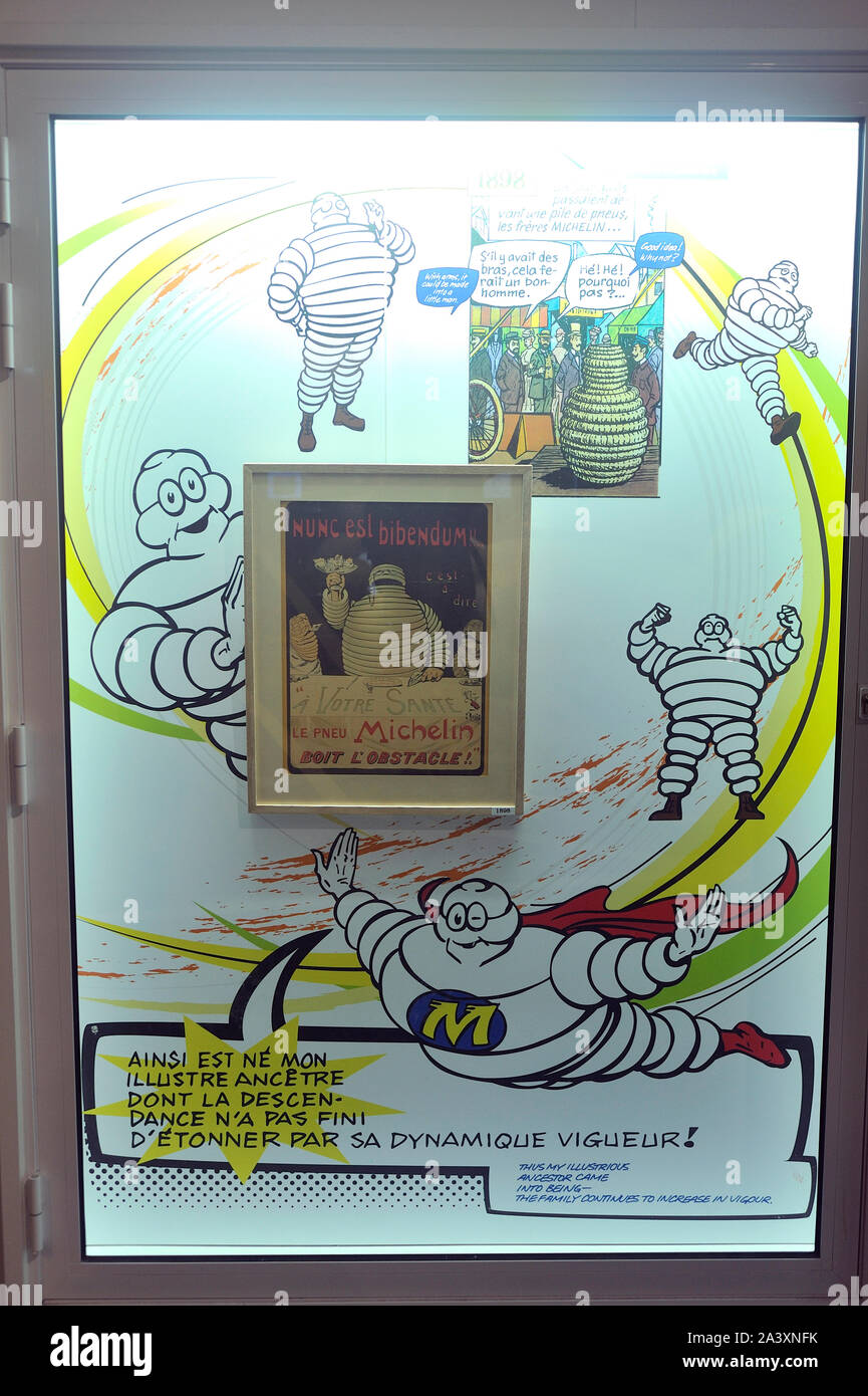 The very first Michelin advertisement with the Bibendum just created ...