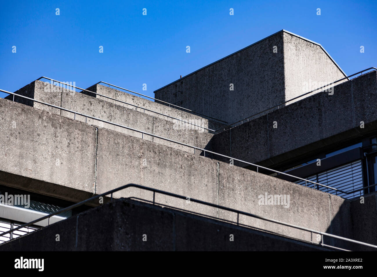 Modern architecture, clear lines in concrete Stock Photo - Alamy