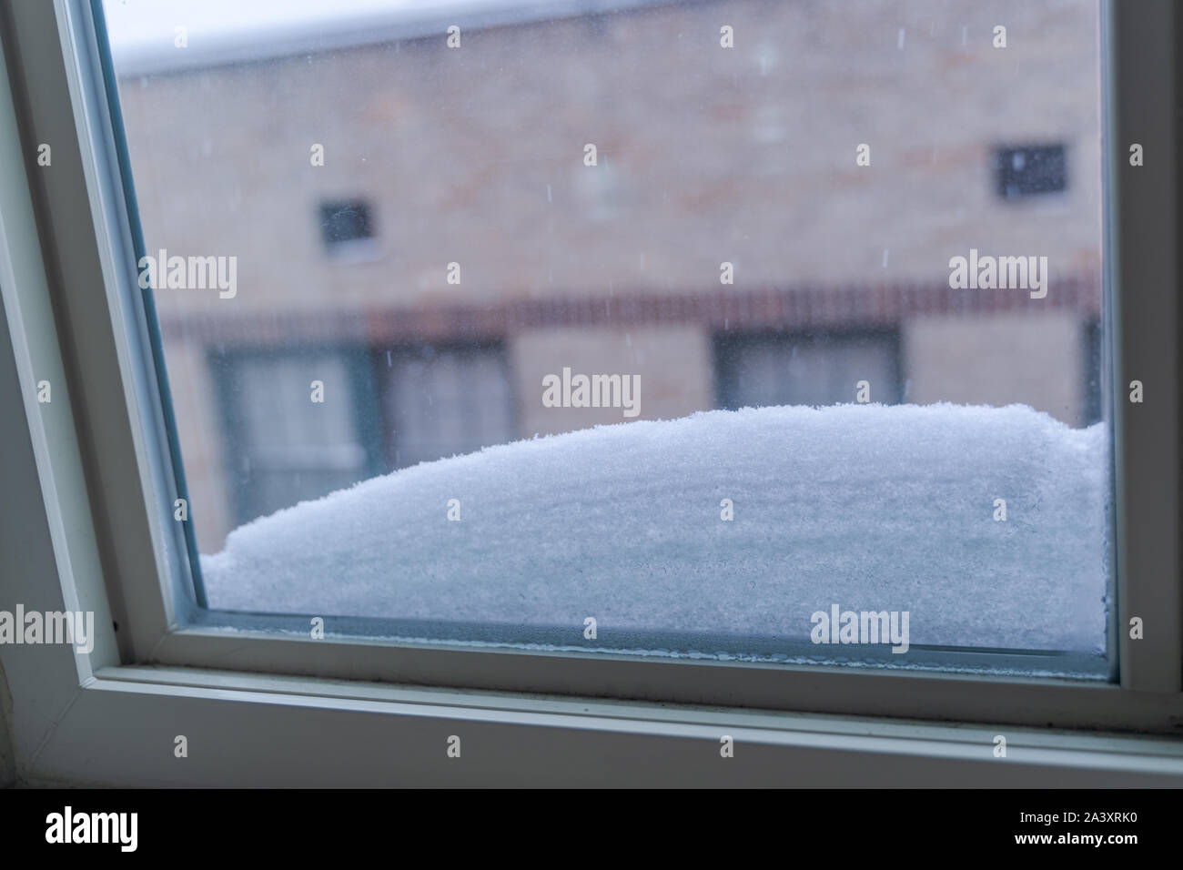 Looking window cozy home snowy hi-res stock photography and images - Alamy