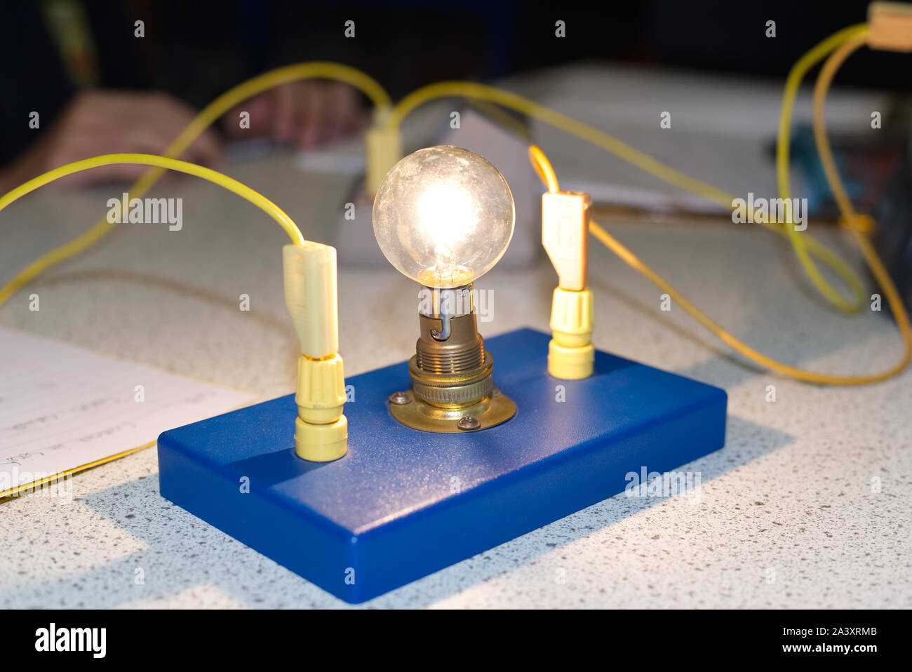 Electric circuit bulb hi-res stock photography and images - Alamy