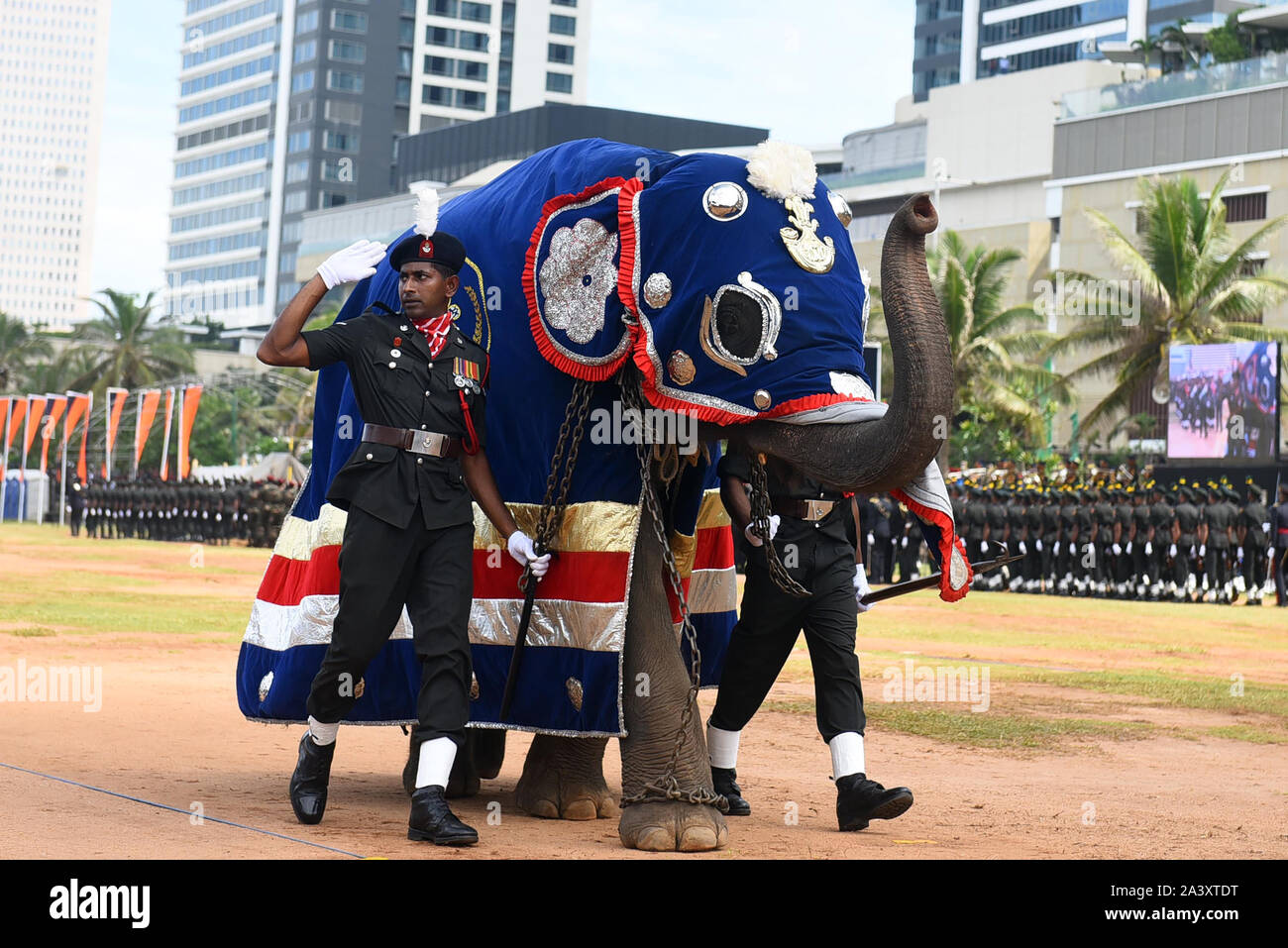 Colombo, Sri Lanka. 10th Oct, 2019. Soldiers attend a ceremony marking ...