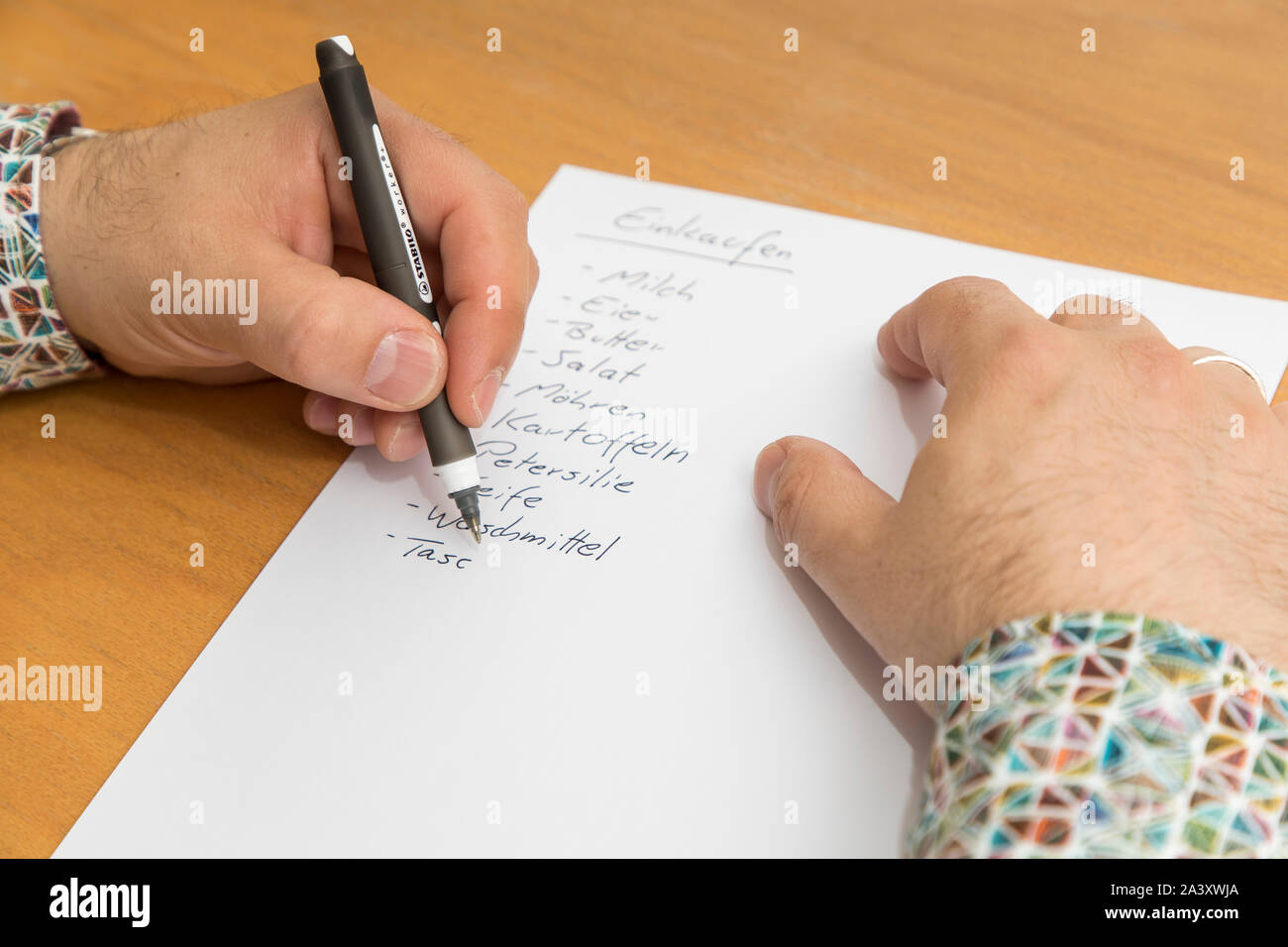 Left hand writing hi-res stock photography and images - Alamy