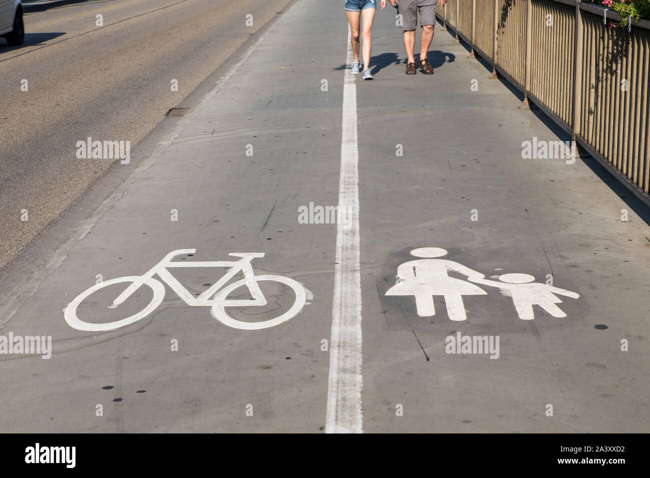Cycle path road marking hi-res stock photography and images - Alamy