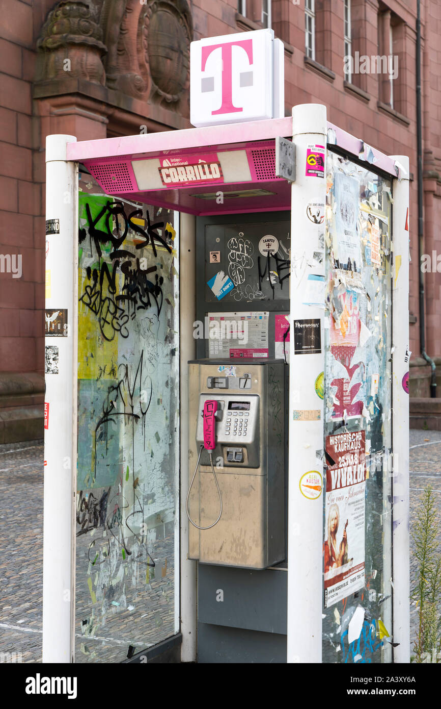 Old phone booth hi-res stock photography and images - Alamy