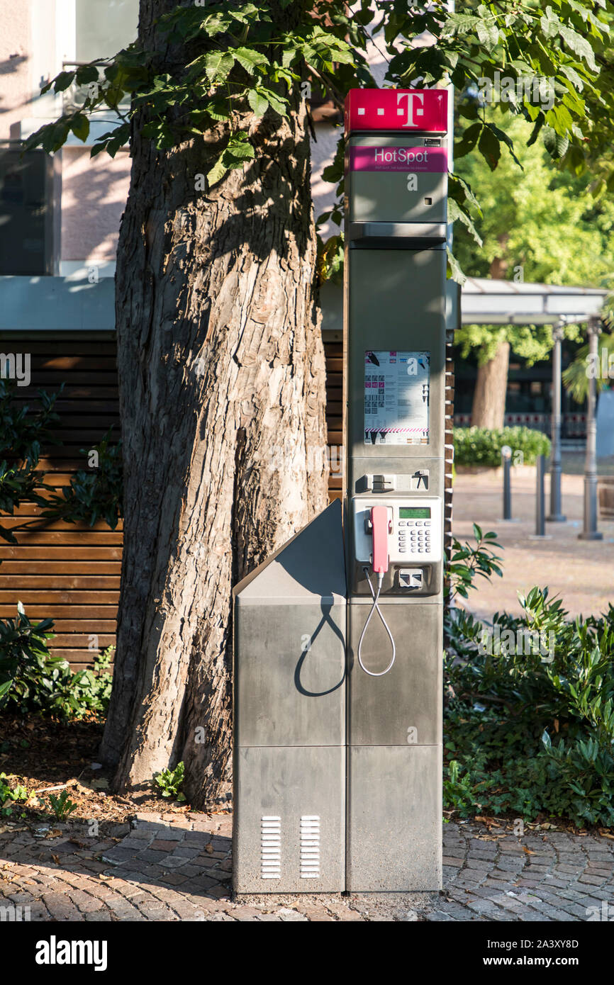 Public pay and card phone hi-res stock photography and images - Alamy