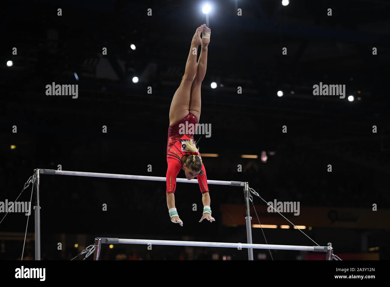 Stuttgart, Germany. 10th Oct, 2019. ELISABETH SEITZ chalks up before ...