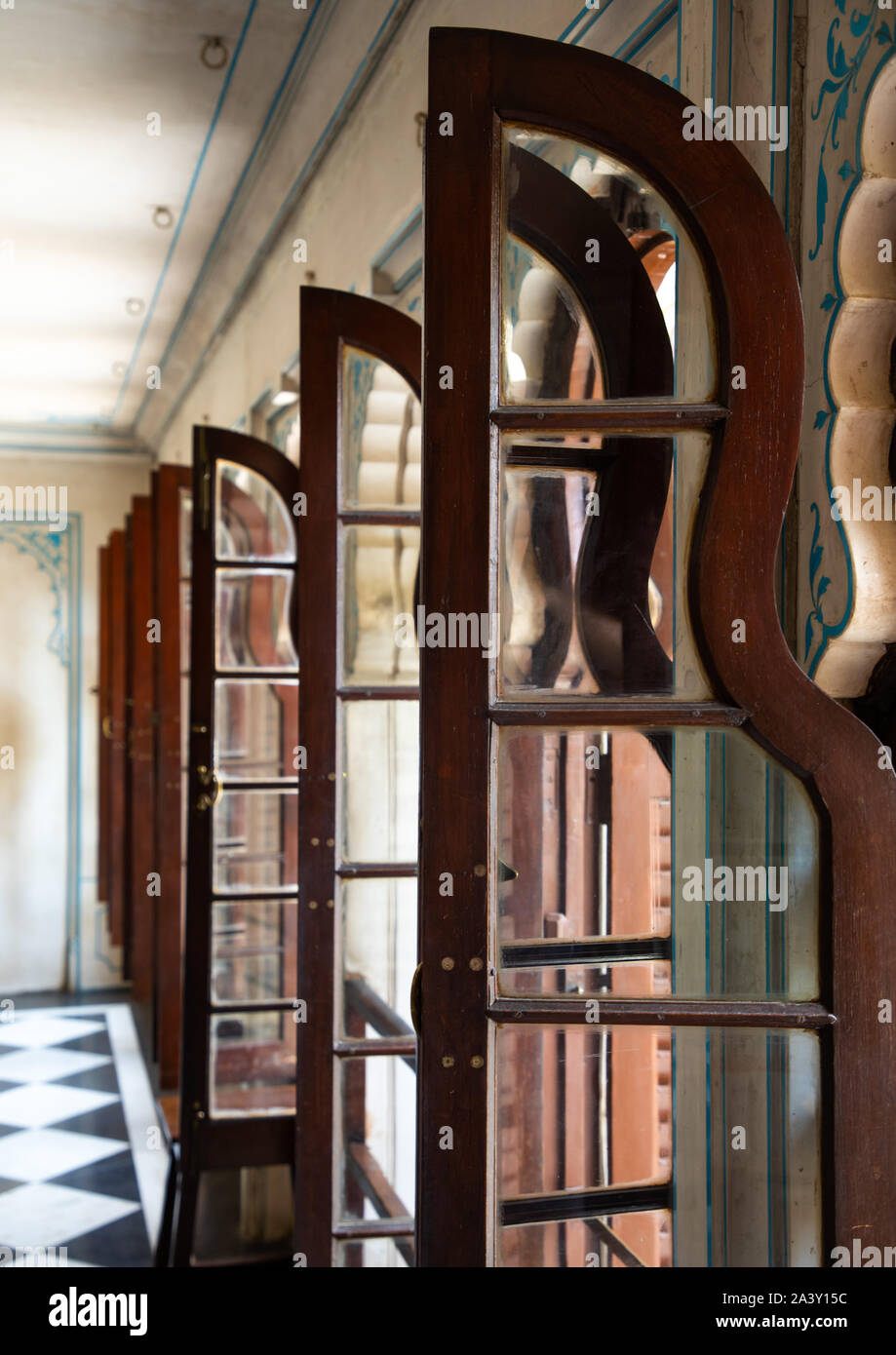 India city palace wood hi-res stock photography and images - Alamy