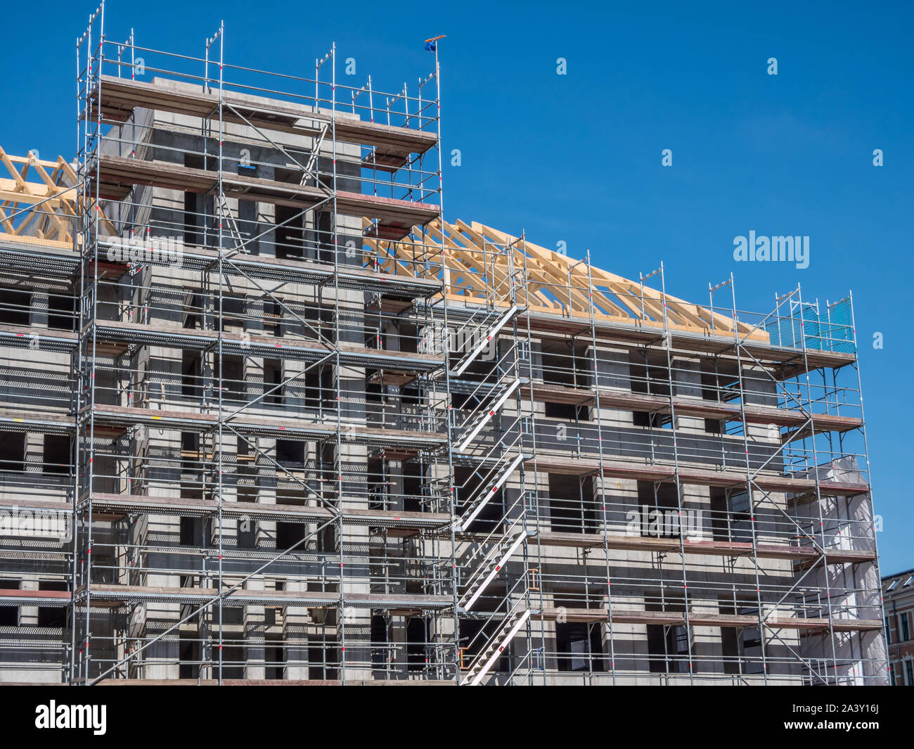 House with scaffolding Stock Photo - Alamy