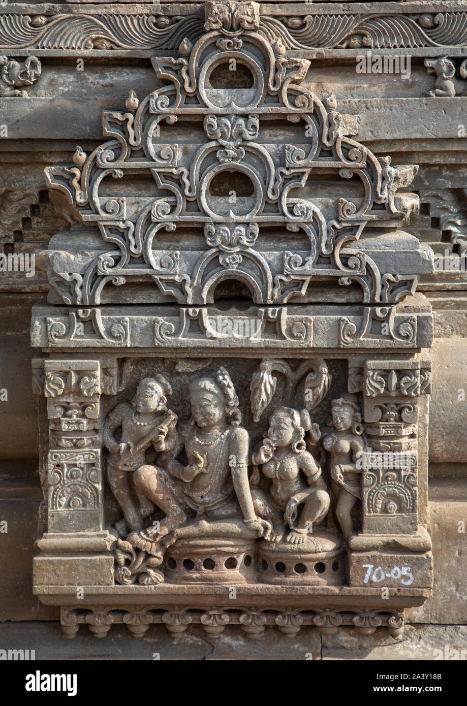Carved idols hi-res stock photography and images - Alamy