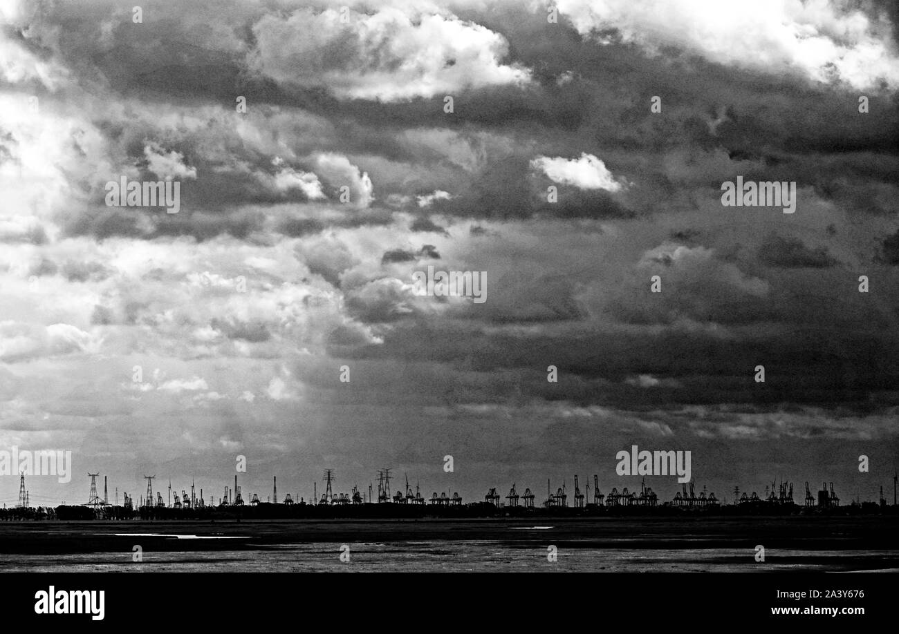 Offshore oil barge crane Black and White Stock Photos & Images - Alamy