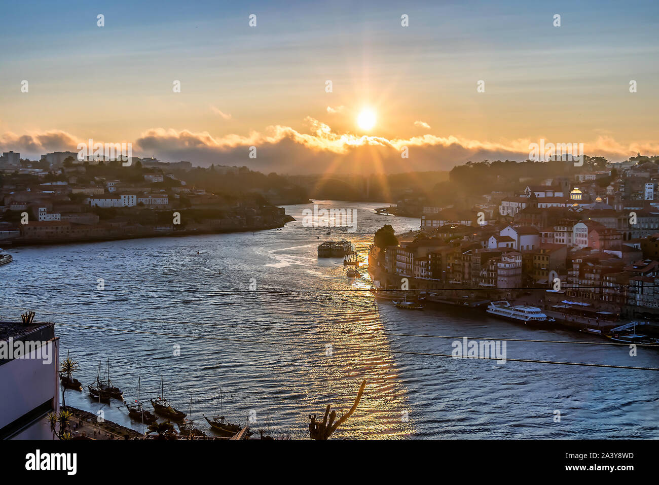 Portuguese skyline hi-res stock photography and images - Alamy