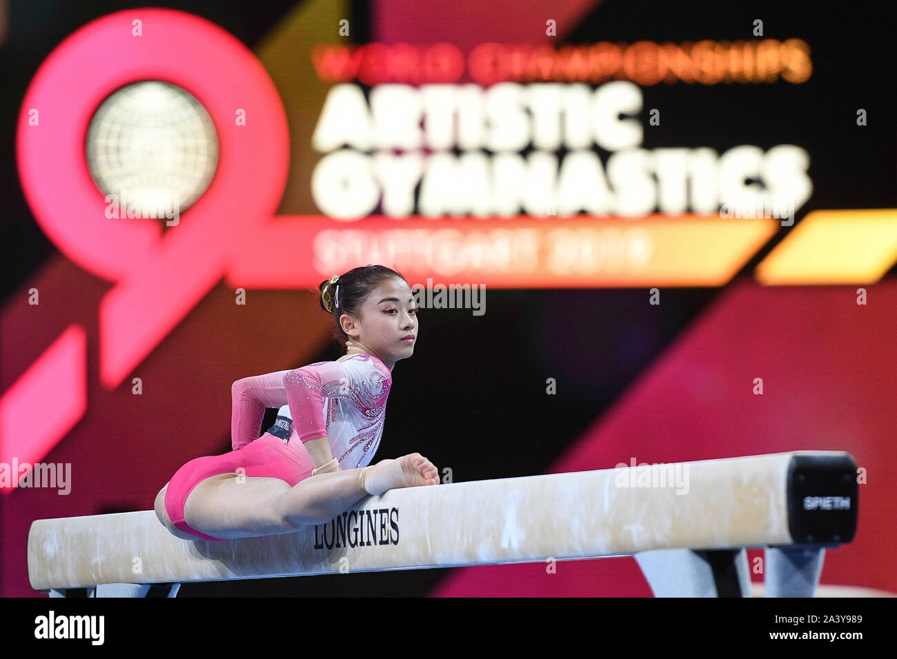 Stuttgart, Germany. 10th Oct, 2019. LI SHIJIA from China competes on ...