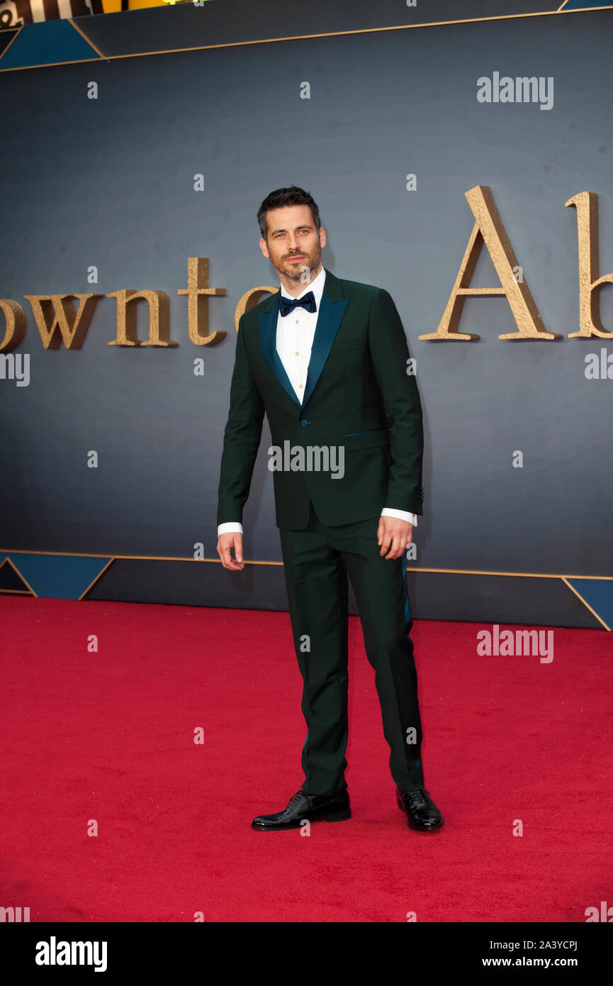 Michael fox at the world premiere of downton abbey hi-res stock ...