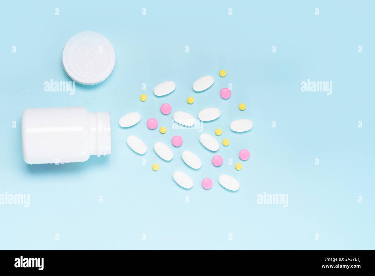 Pile of pills Stock Photo - Alamy