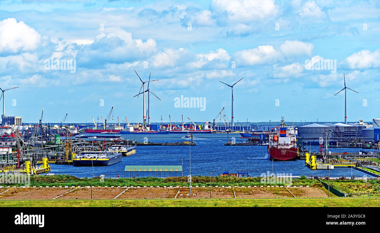 Antwerp docks hi-res stock photography and images - Alamy