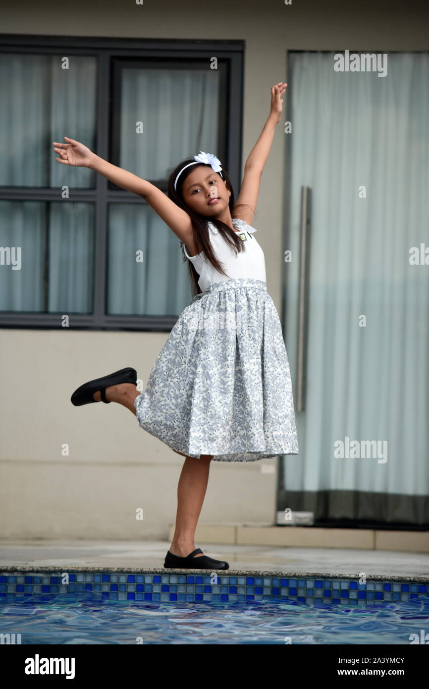 Girl preteen dancing hi-res stock photography and images - Alamy