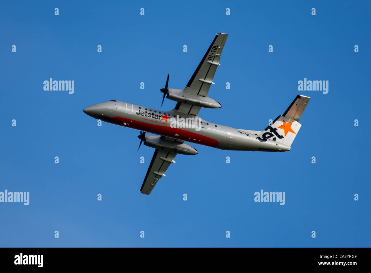 Jetstar, Bombardier Dash 8 Q300, Taking off at Auckland International ...
